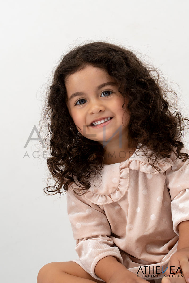 Ariana Gómez Obando – Athenea Models – Agencia de Modelos